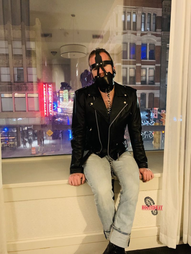 CLAW with My Rubber Slave – BootedRAY